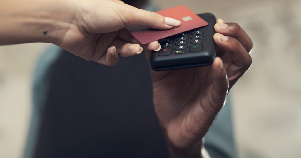 5 Advantages of Using a Corporate Business Card